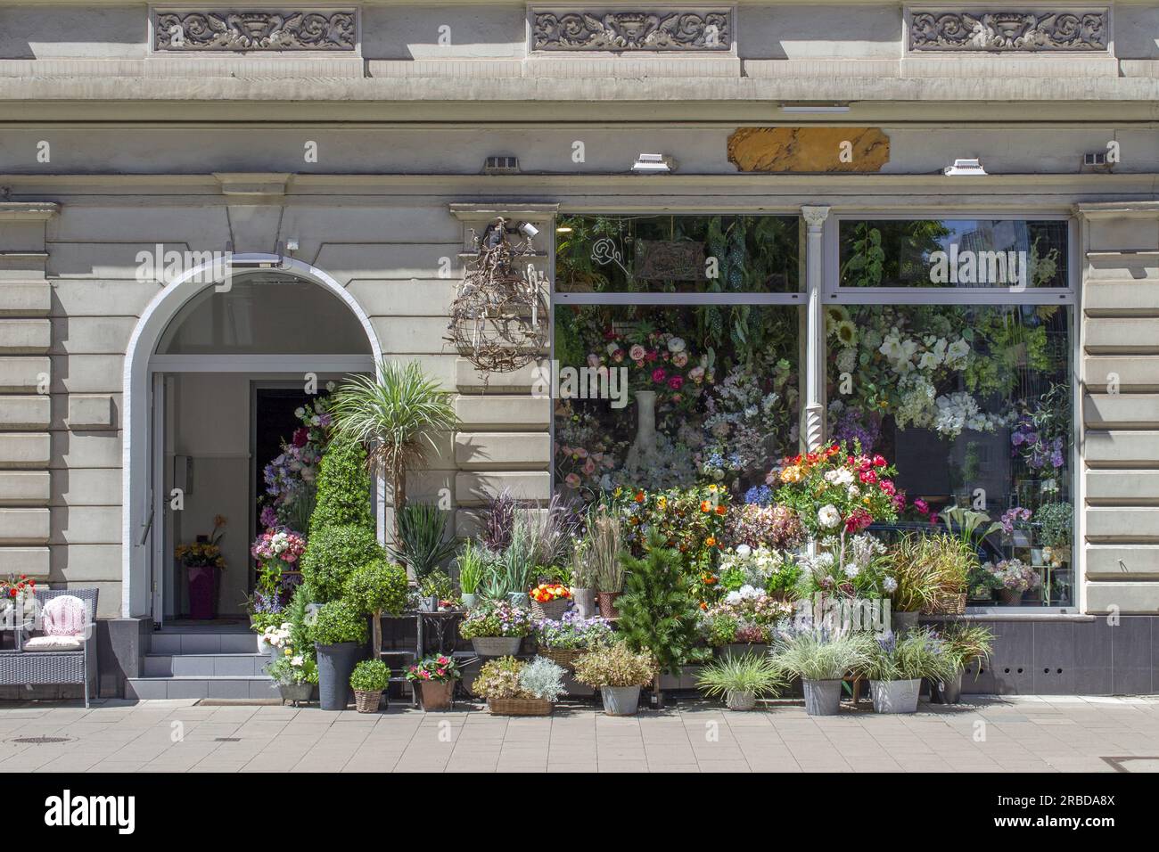 Corner florist shop hi-res stock photography and images - Alamy