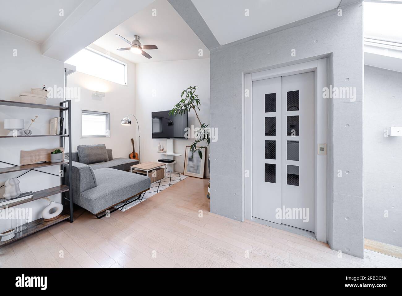 Elevator remodeling hi-res stock photography and images - Alamy