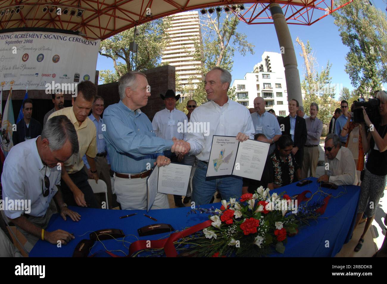 Paiute and ceremony hi-res stock photography and images - Alamy