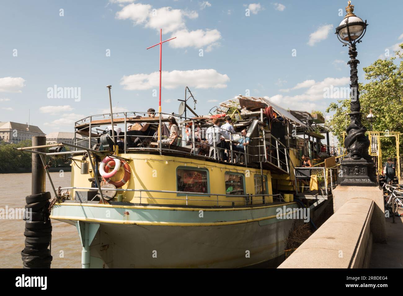 Tamesis Dock floating pub, Albert Embankment, London, SE1, England, U.K ...