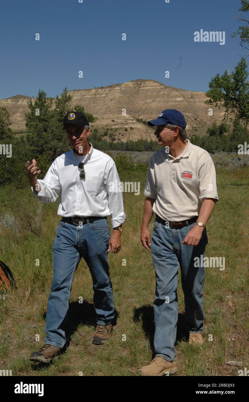 Visit of Secretary Dirk Kempthorne and aides to Theodore Roosevelt ...