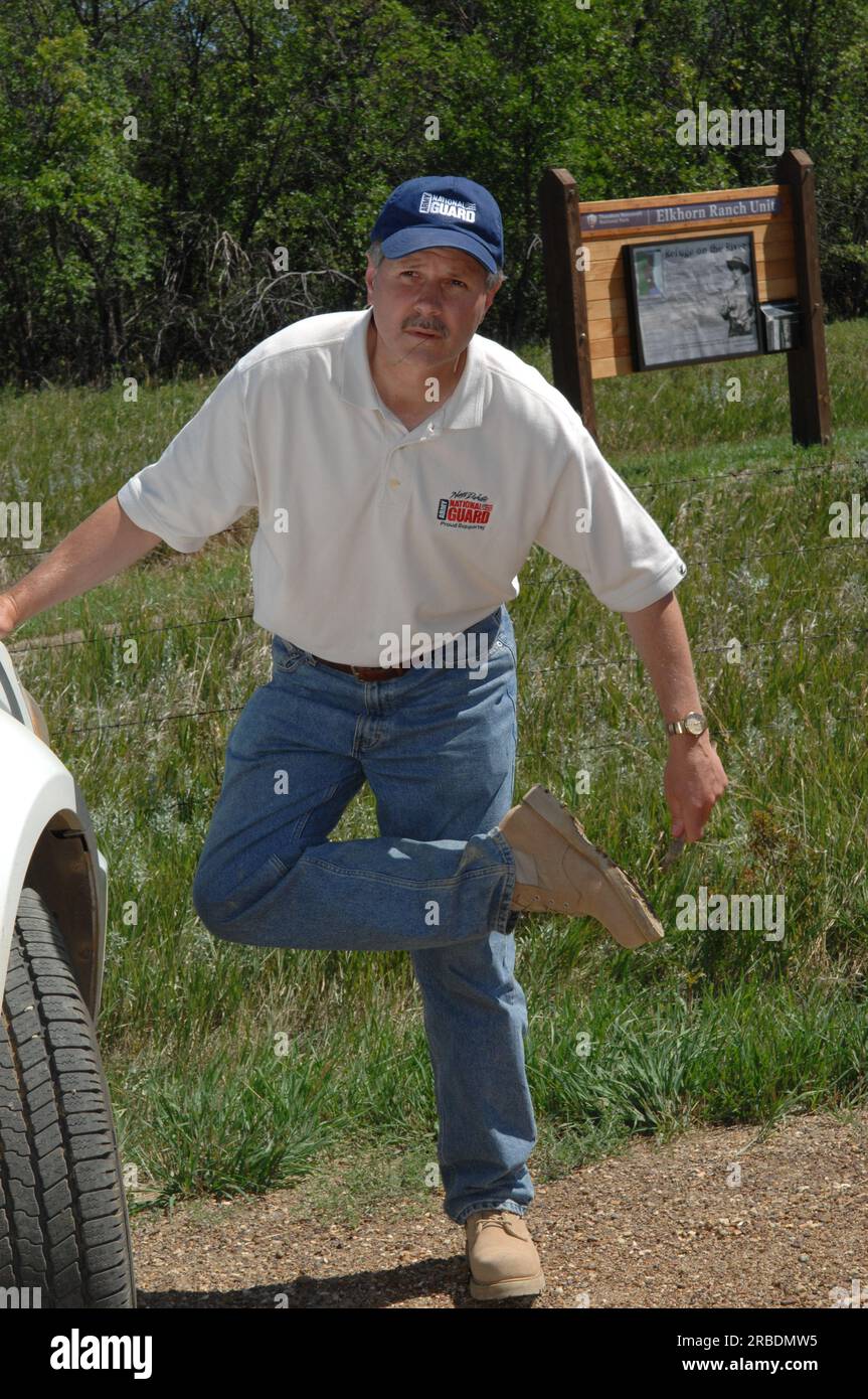 Visit of Secretary Dirk Kempthorne and aides to Theodore Roosevelt ...