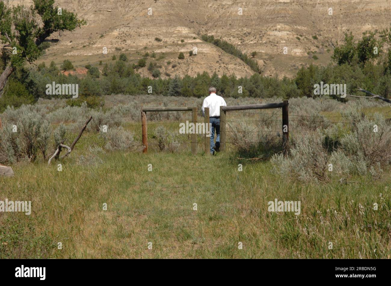 Visit of Secretary Dirk Kempthorne and aides to Theodore Roosevelt ...
