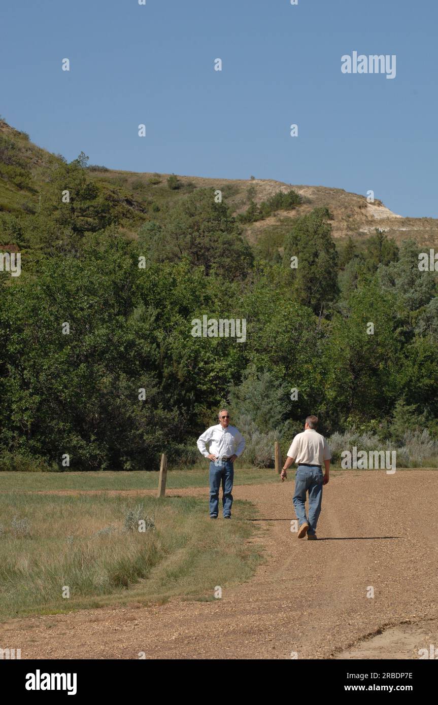 Visit of Secretary Dirk Kempthorne and aides to Theodore Roosevelt ...