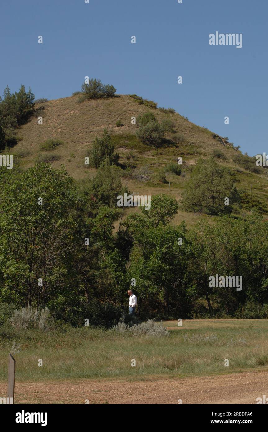 Visit of Secretary Dirk Kempthorne and aides to Theodore Roosevelt ...