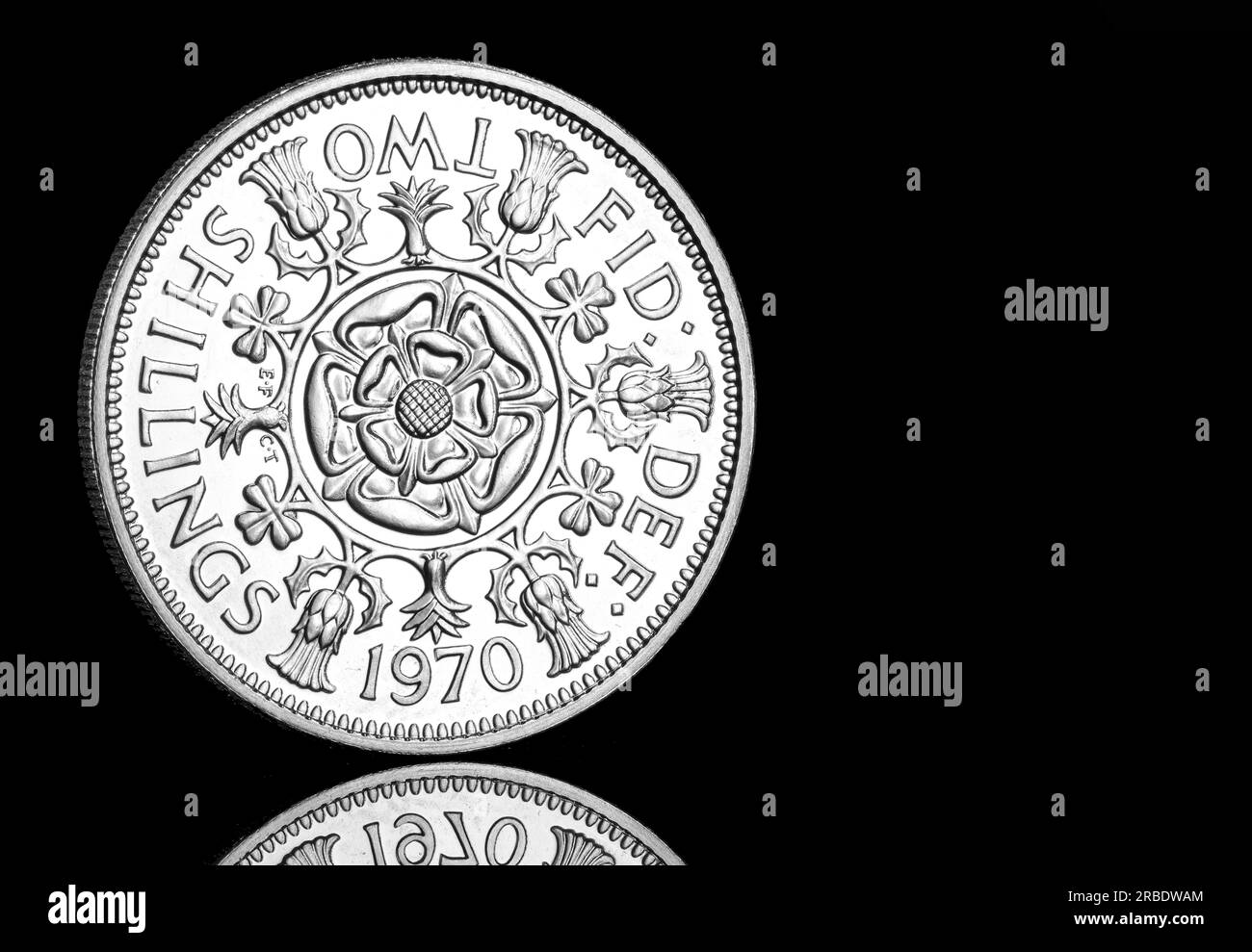 The reverse side of a 1970 2 Shillings coin featuring a Central Tudor ...
