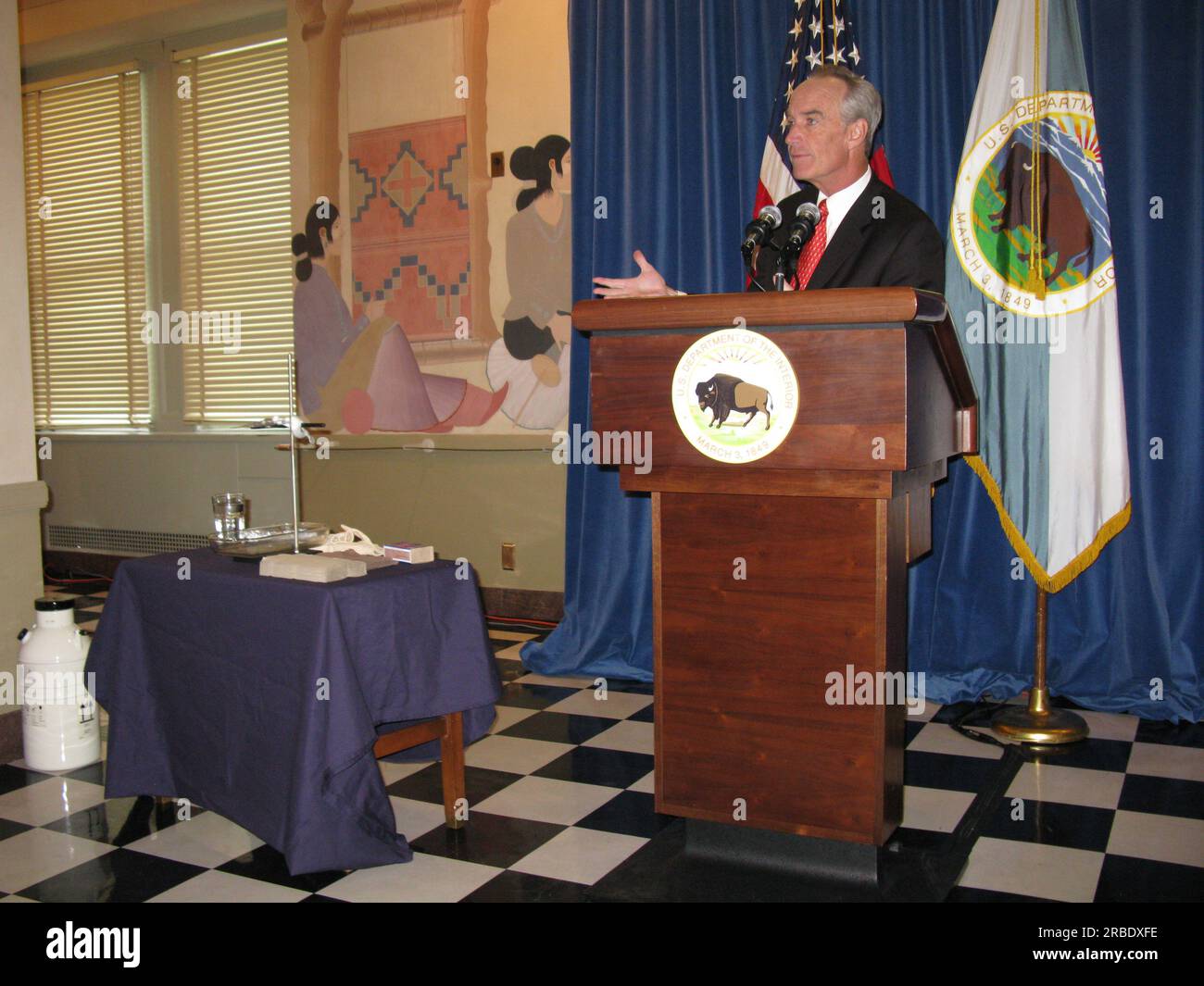Secretary Dirk Kempthorne leading press conference, at Main Interior ...