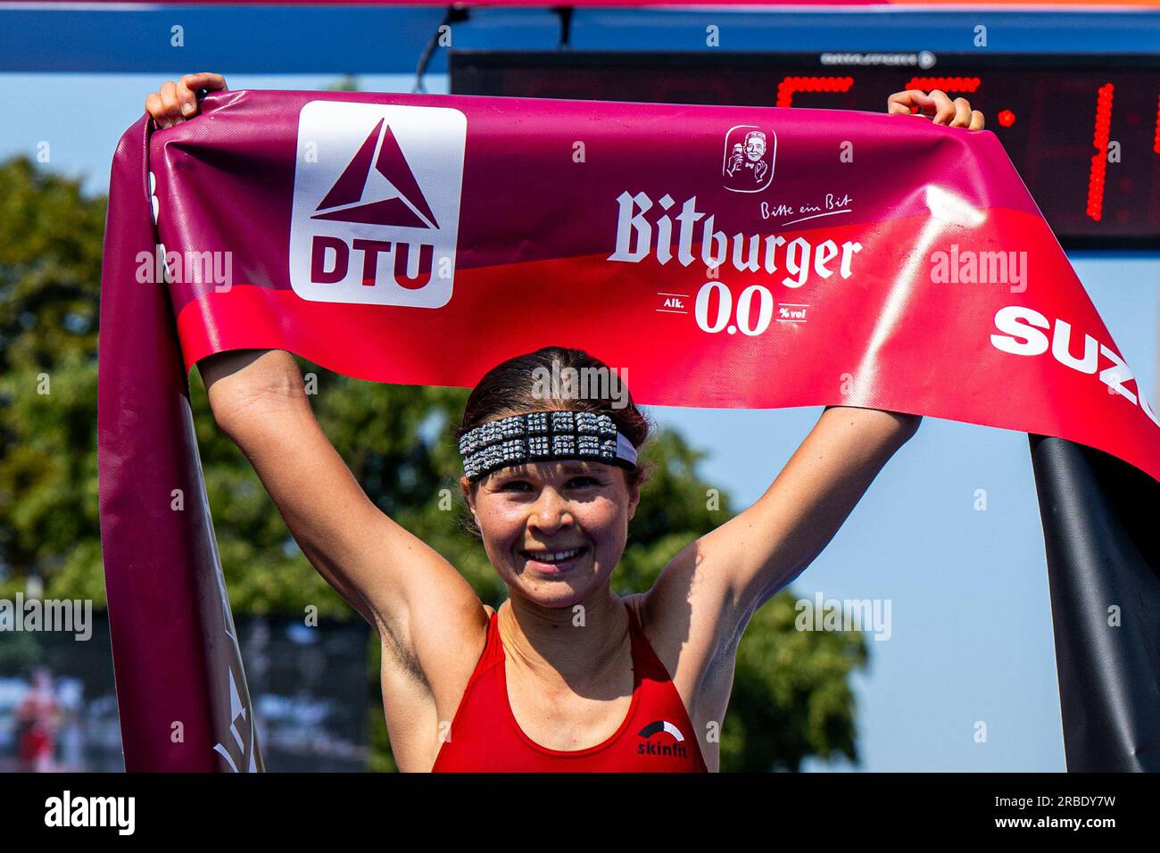 Finish 20 km run hi-res stock photography and images - Alamy