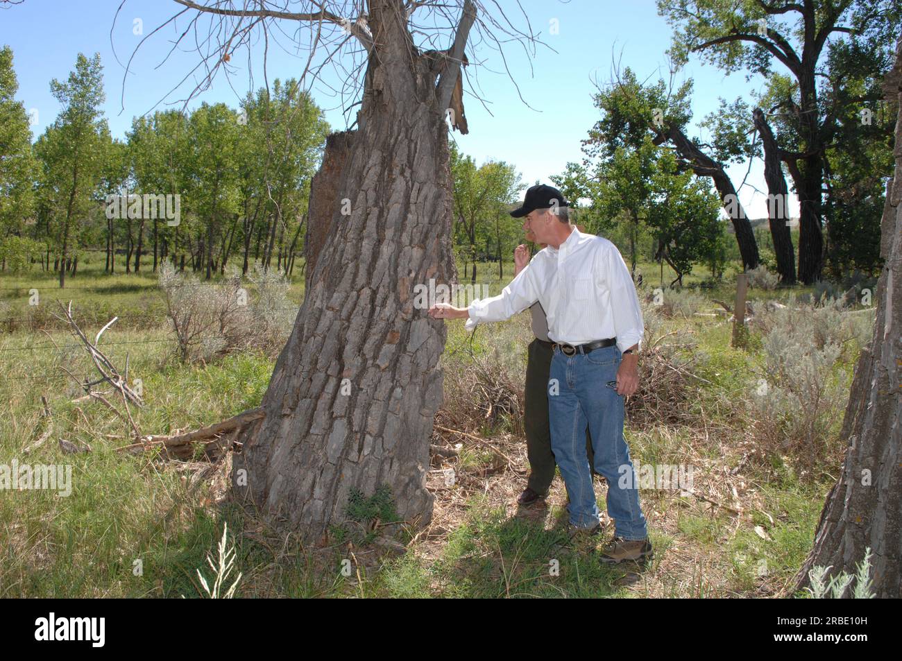 Visit of Secretary Dirk Kempthorne and aides to Theodore Roosevelt ...