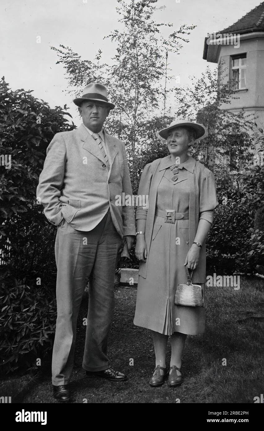 Berlin man 1930s hi-res stock photography and images - Alamy