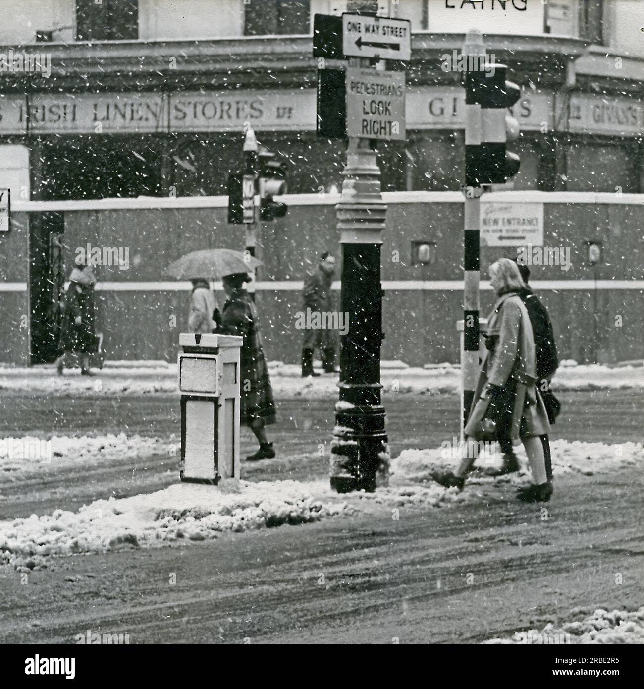 snowfall in central London, 1960's Stock Photo - Alamy