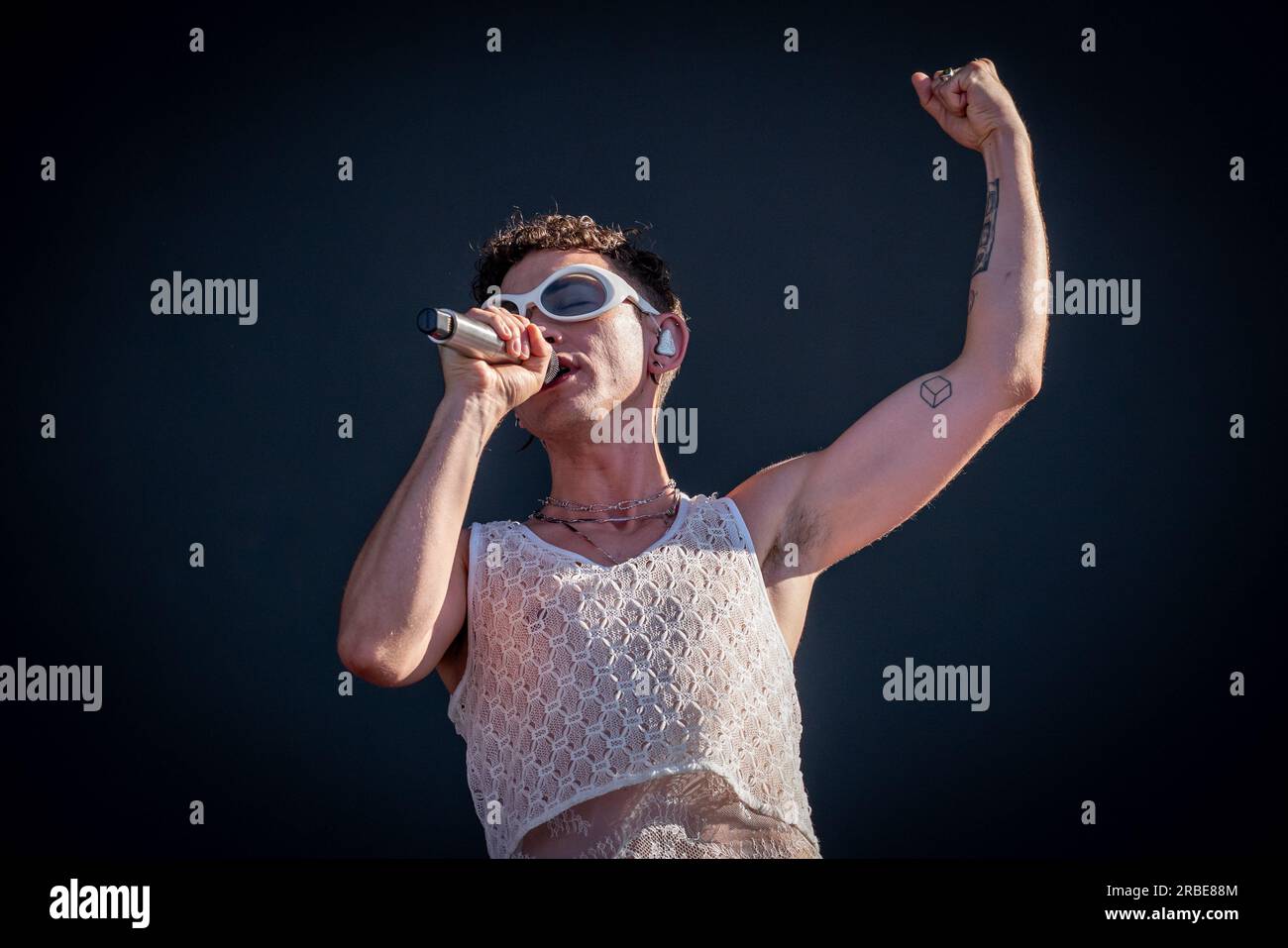 Olly alexander 2023 hi-res stock photography and images - Alamy
