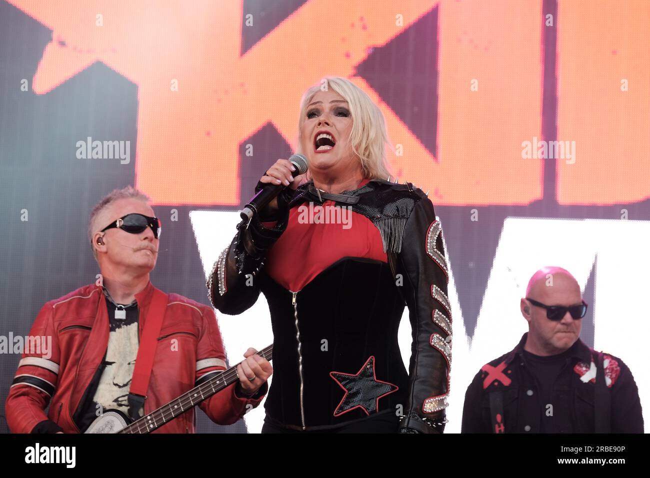 Southampton, UK. 08th July, 2023. Guitarist Paul Cooper, English singer ...