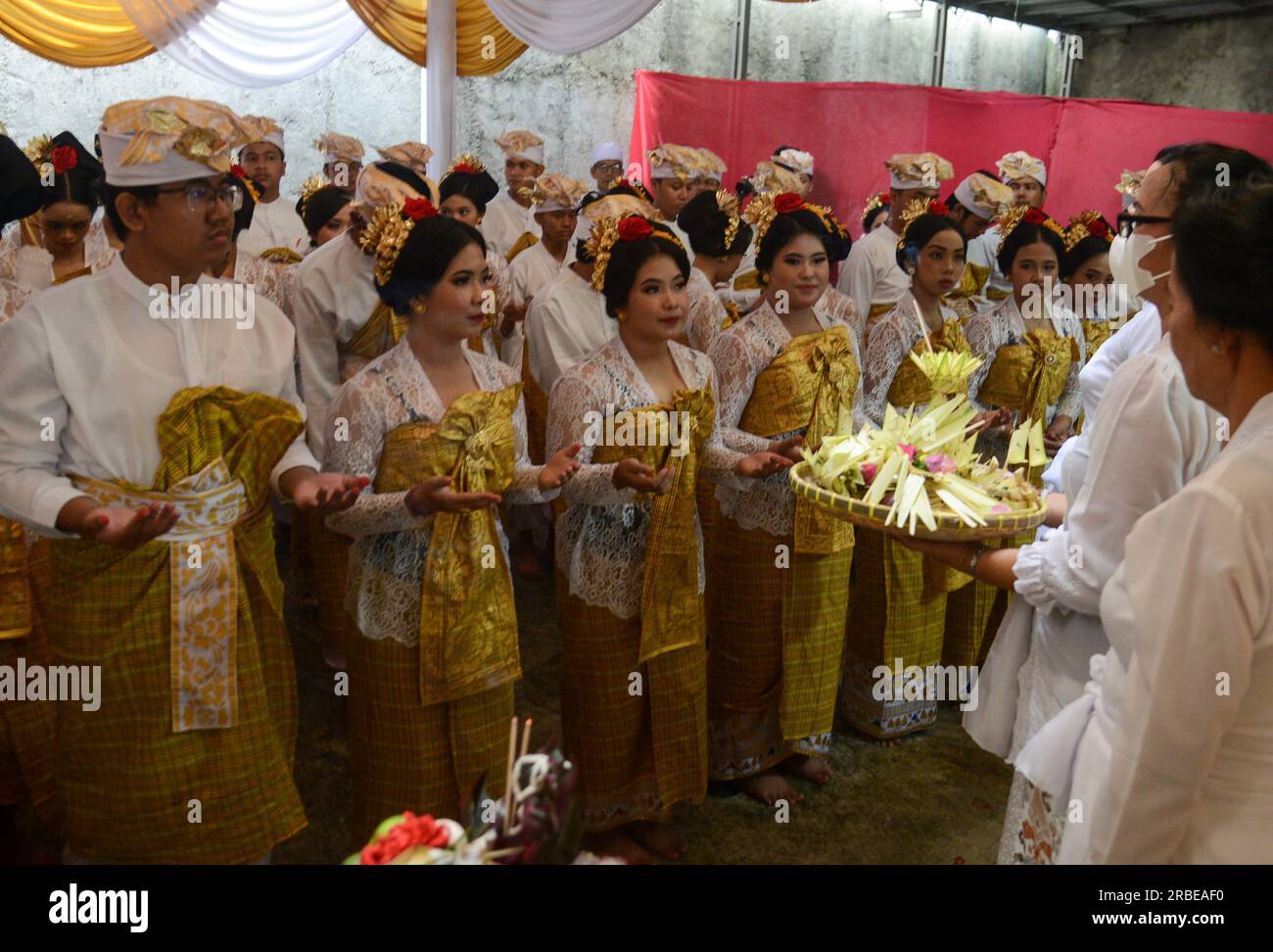Bogor, West Java, Indonesia. 9th July, 2023. Balinese teenagers take ...