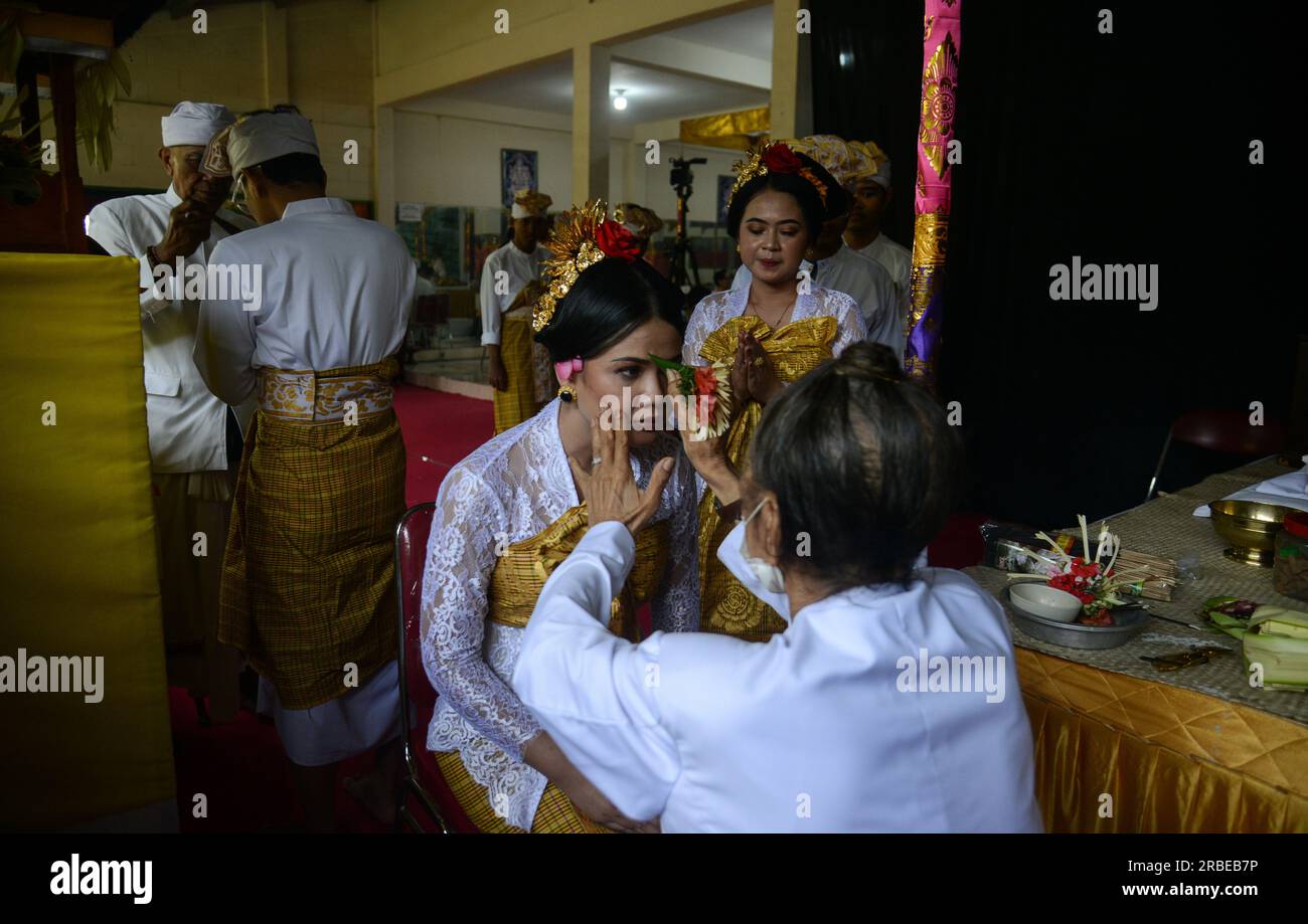 Bogor, West Java, Indonesia. 9th July, 2023. A Balinese teenagers take ...