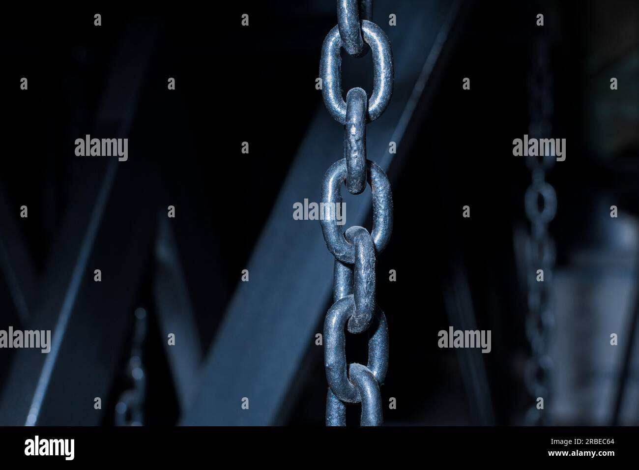 Chain hoist lift heavy weight cargo load hang object gear winch ...