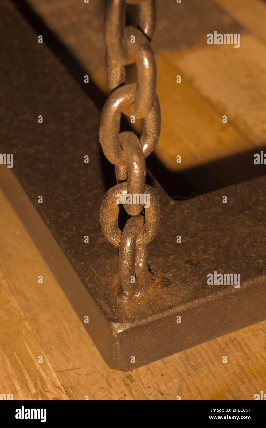 Chain hoist lift heavy weight cargo load hang object gear winch ...