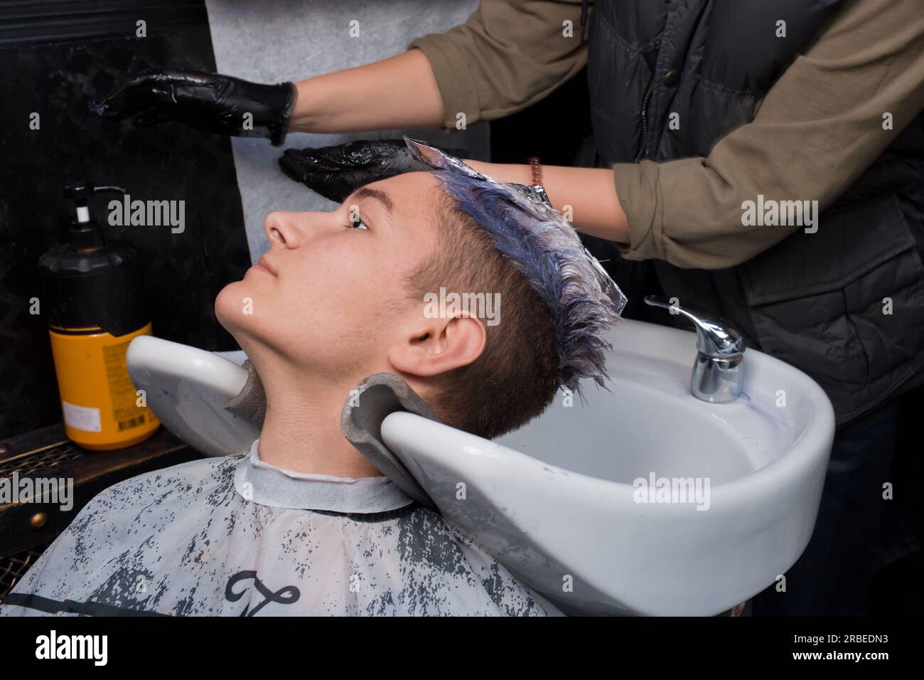 Washing head hi-res stock photography and images - Alamy