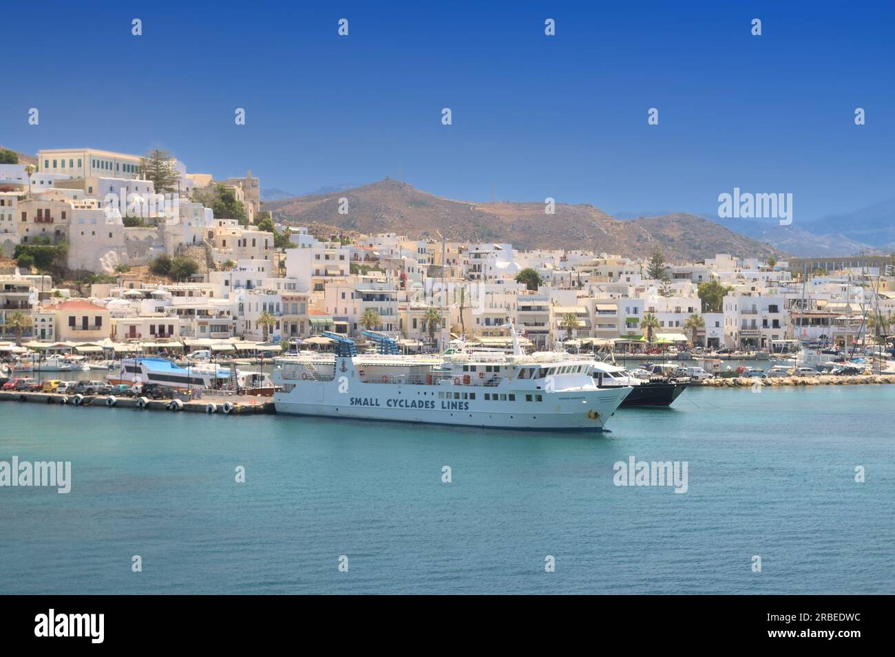 Santorini cruise ship port hi-res stock photography and images - Alamy