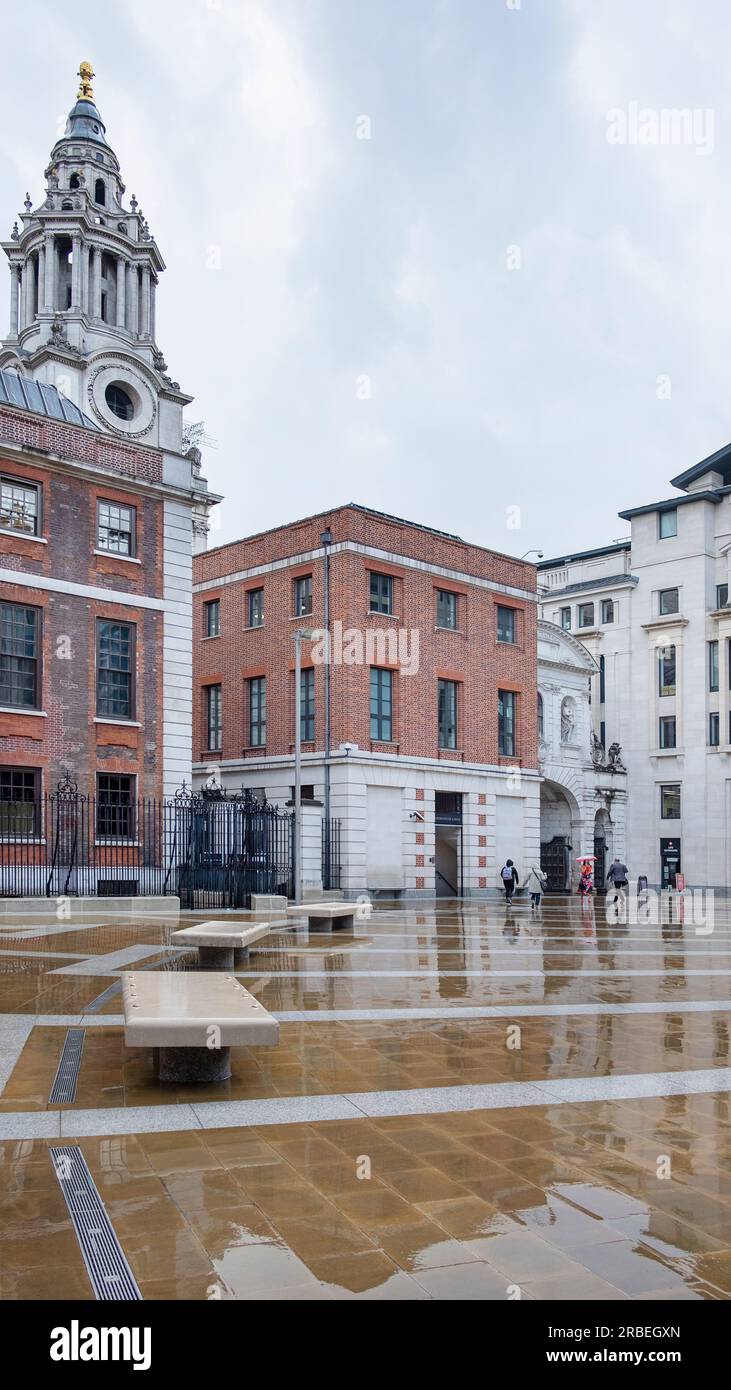 Approaching St Paul's Cathedral from Paternoster Square on a rainy day ...