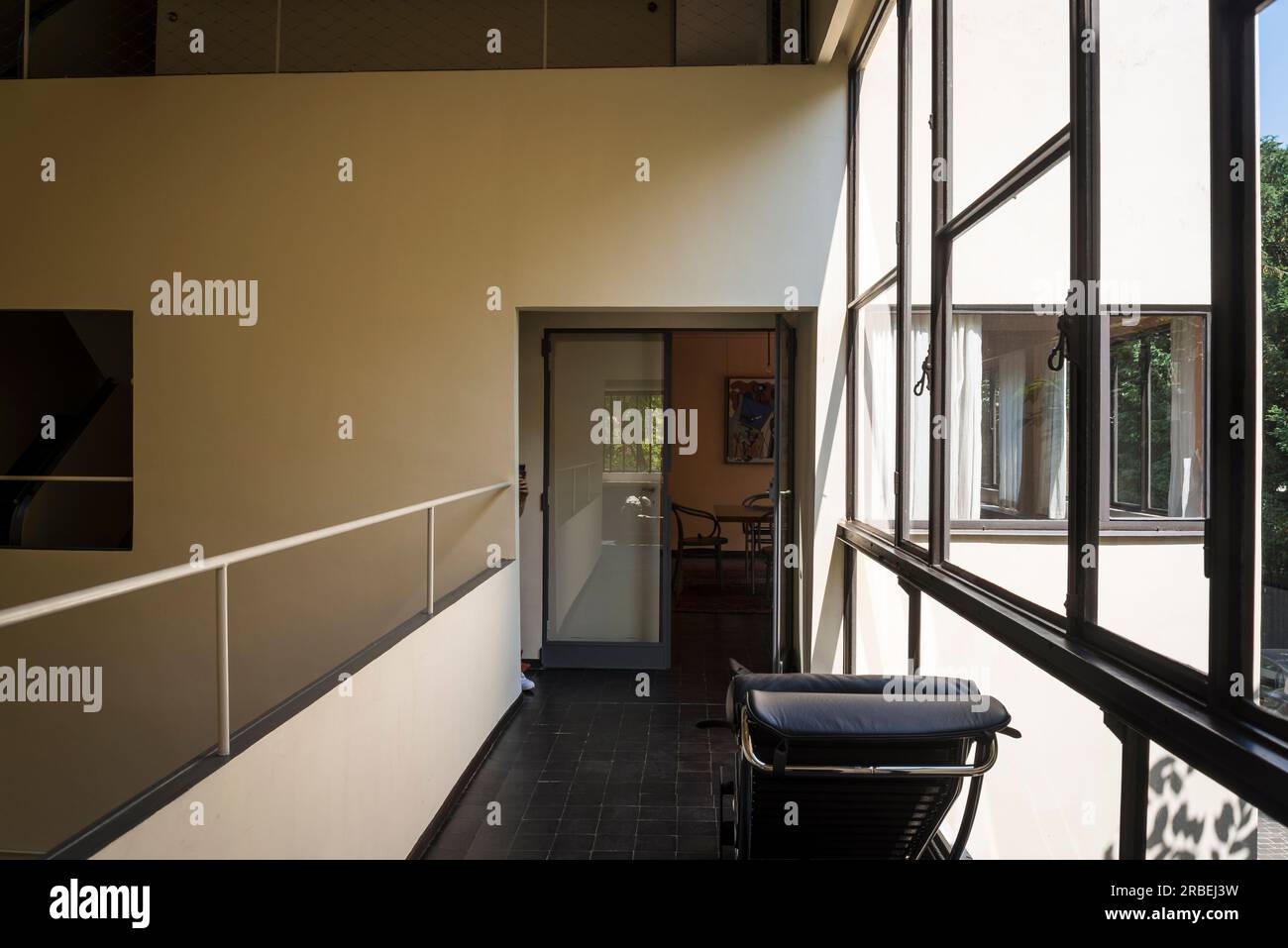 Villa La Roche, a house designed by Le Corbusier and his cousin Pierre ...