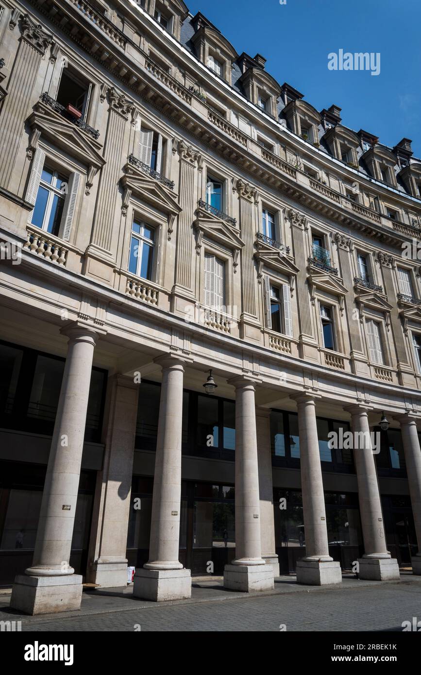 Neoclassical architecture in paris hi-res stock photography and images ...