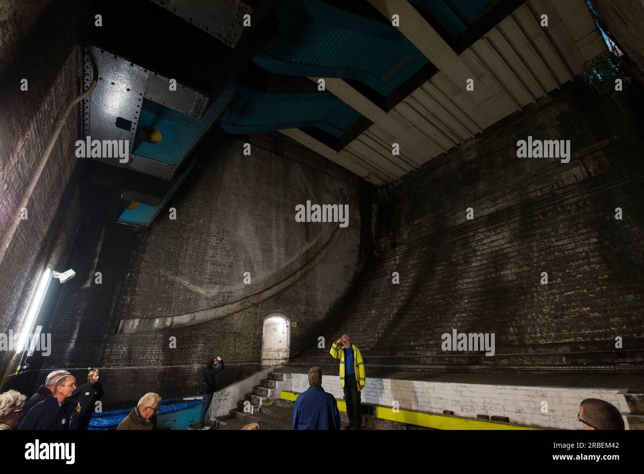 Bascule chamber tower bridge hi-res stock photography and images - Alamy