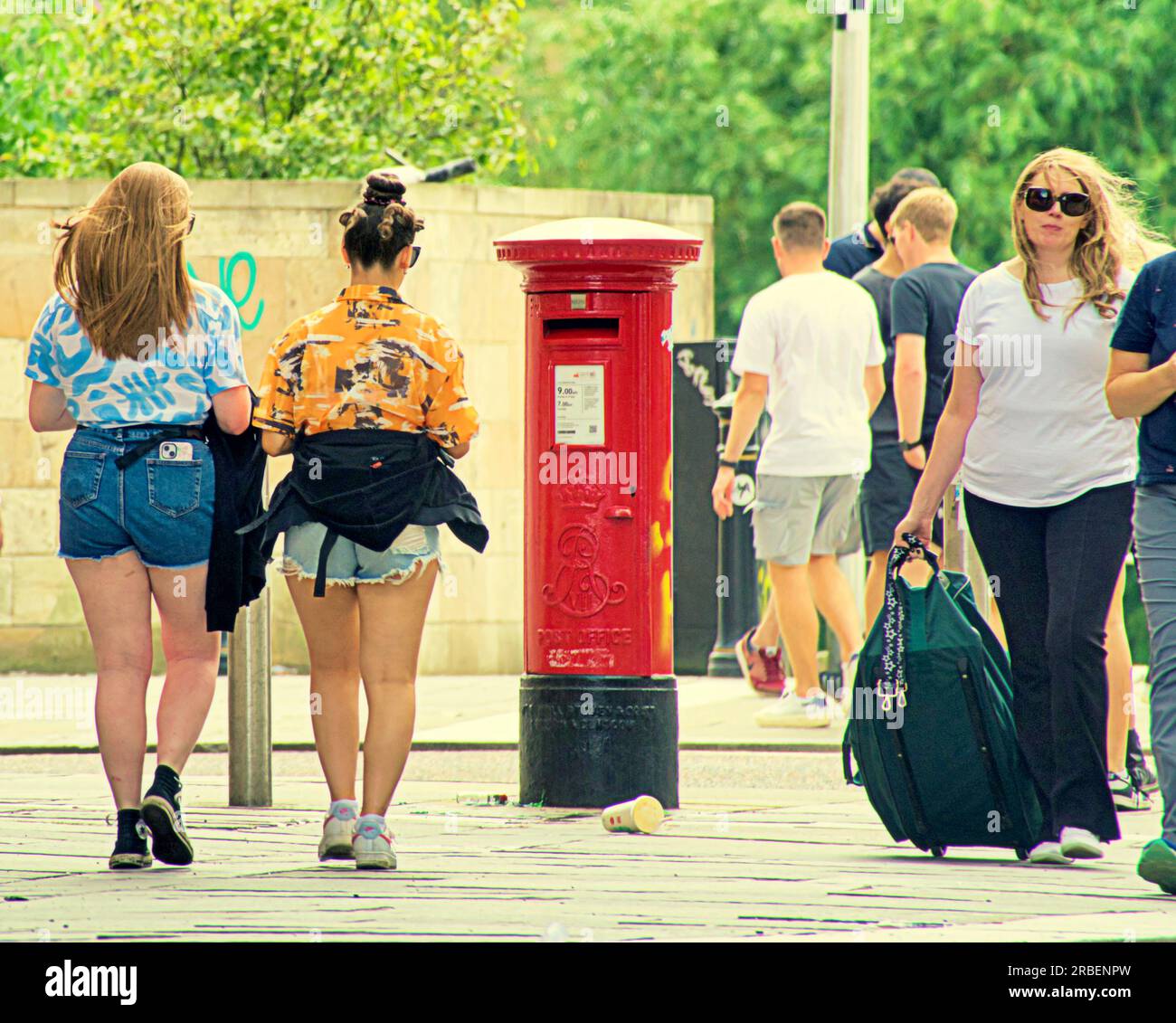 Glasgow, Scotland, UK 9th July, 2023. UK Weather: Sunny for transmt ...