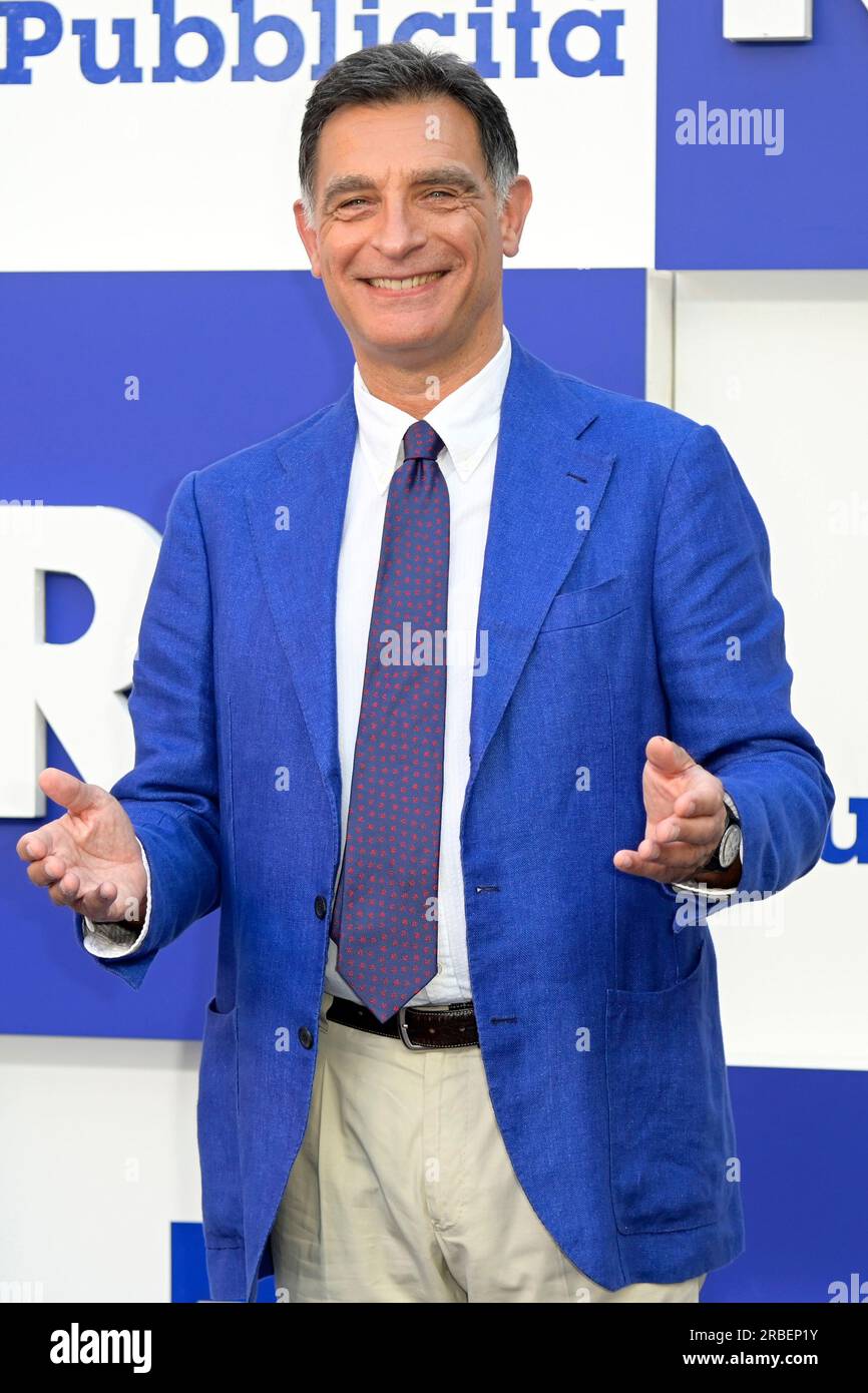 Tiberio Timperi beim Photocall 'Palinsesti Rai 2023-2024' im Centro di ...