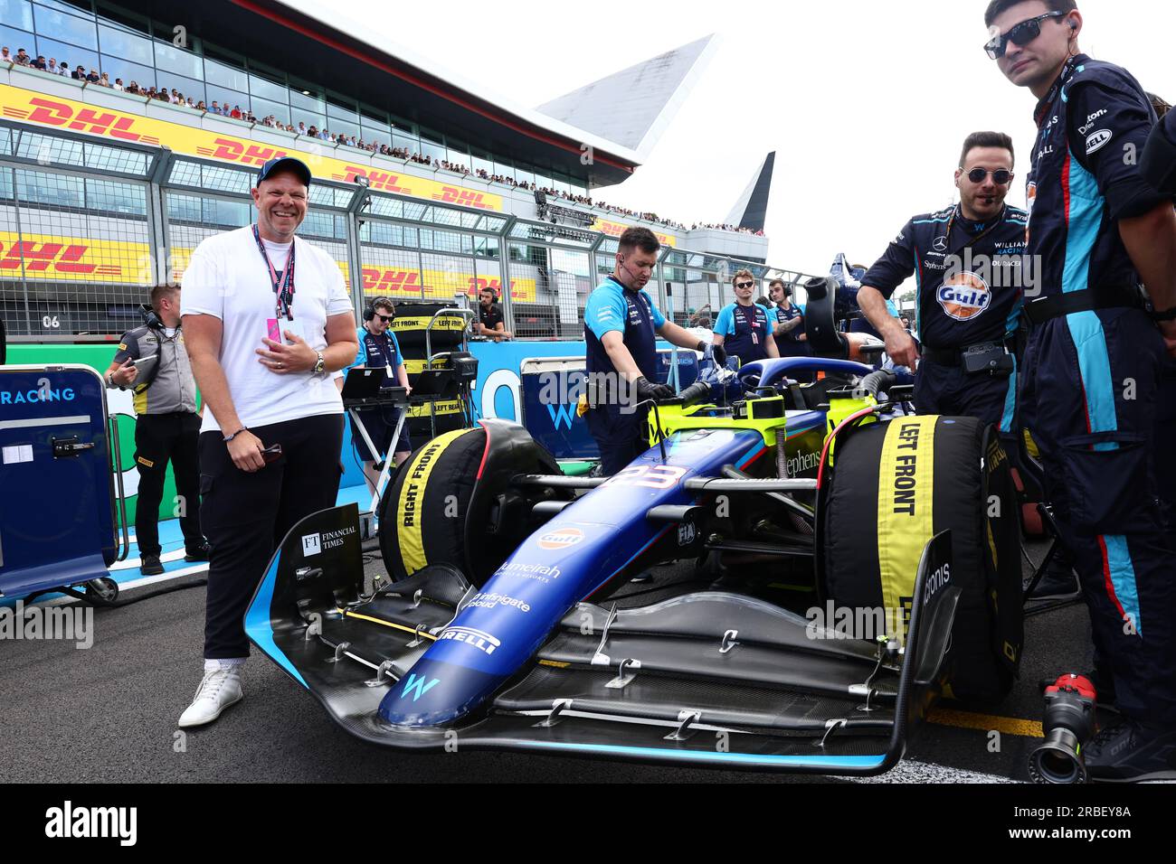 Grid guest hi-res stock photography and images - Alamy