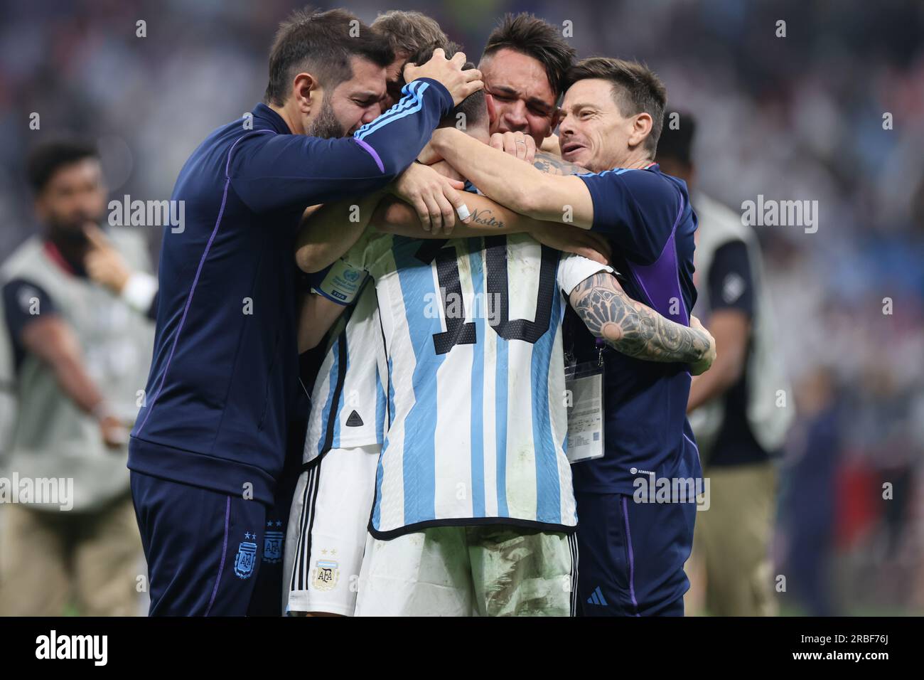 Lusail, Qatar, 18th. December 2022. All hug Lionel Messi am end the ...