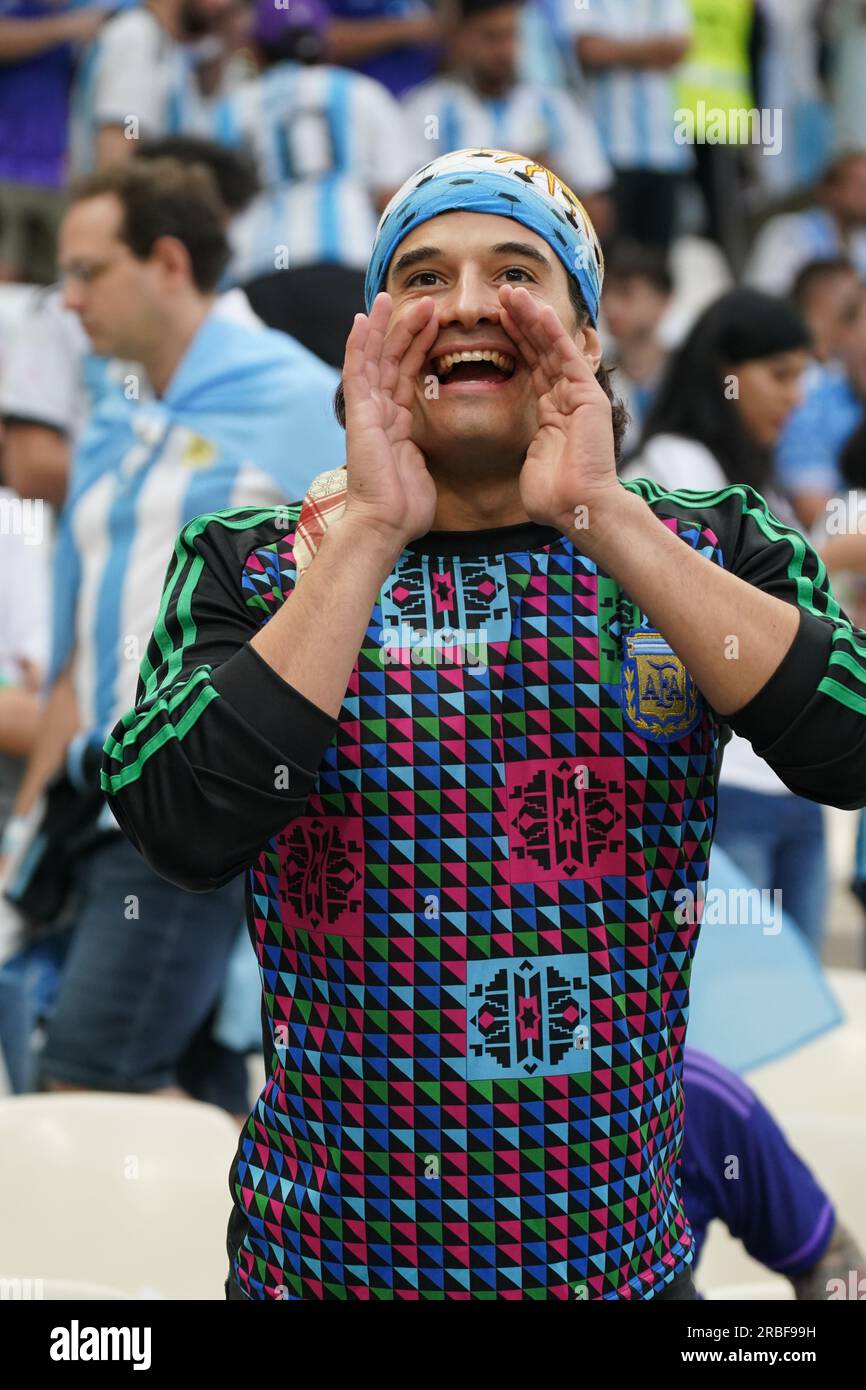 Lusail, Qatar, 18th. December 2022. Fans of Argentina in the previa of ...
