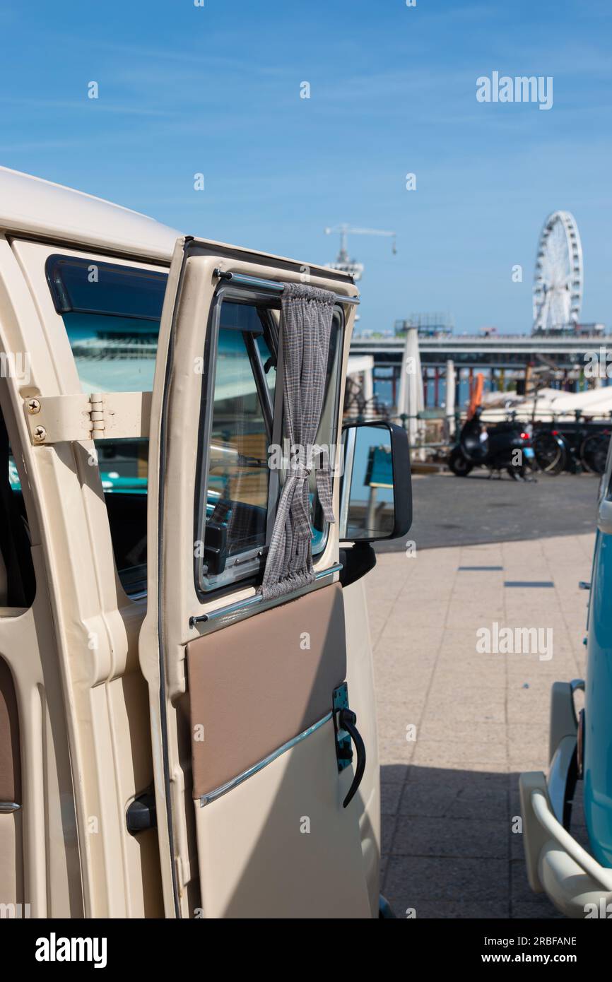Vintage VW combi camper vans at a sunny seaside resort Stock Photo - Alamy