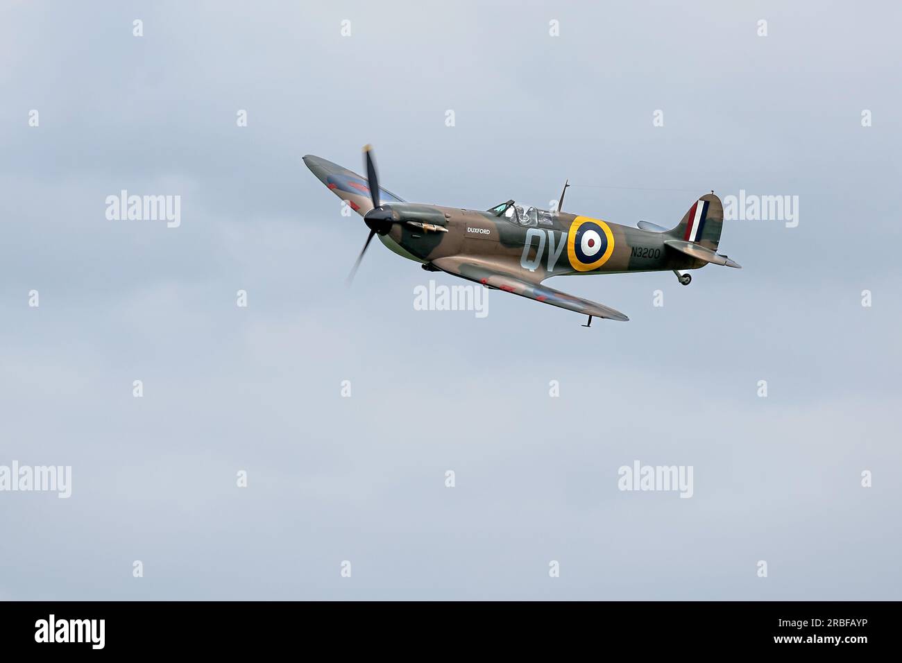 Supermarine Spitfire Mk1 ‘N3200’ airborne at the Shuttleworth Military ...