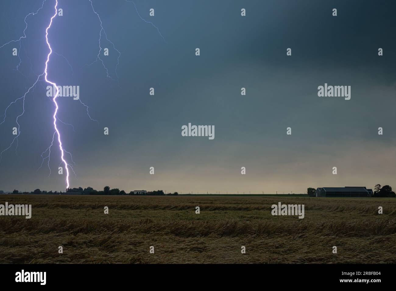 Lightning storm prairie hi-res stock photography and images - Alamy