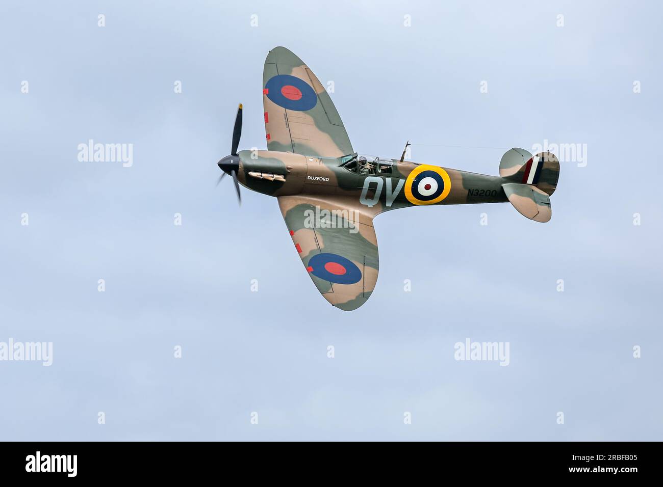 Supermarine Spitfire Mk1 ‘N3200’ airborne at the Shuttleworth Military ...
