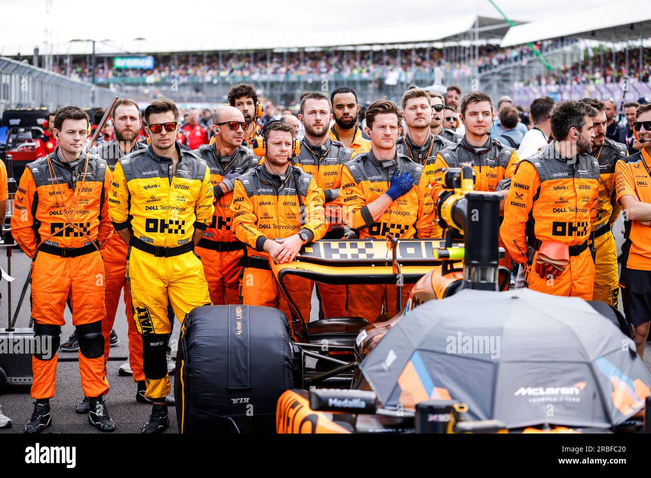 Silverstone,UK. 09th July, 2023. McLaren F1 Team mechanic, mecanicien ...