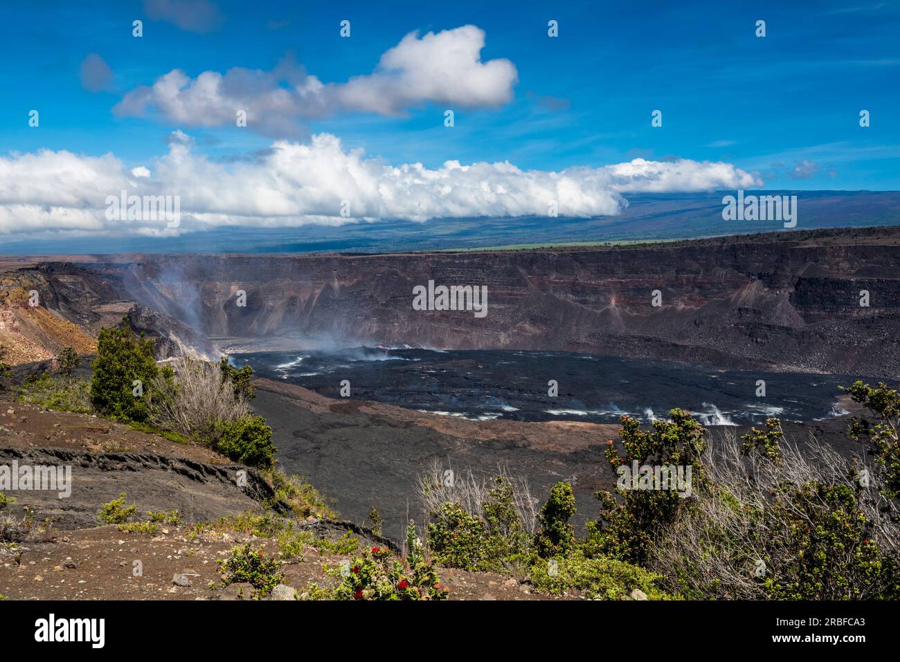 Caldera rim trail hi-res stock photography and images - Alamy