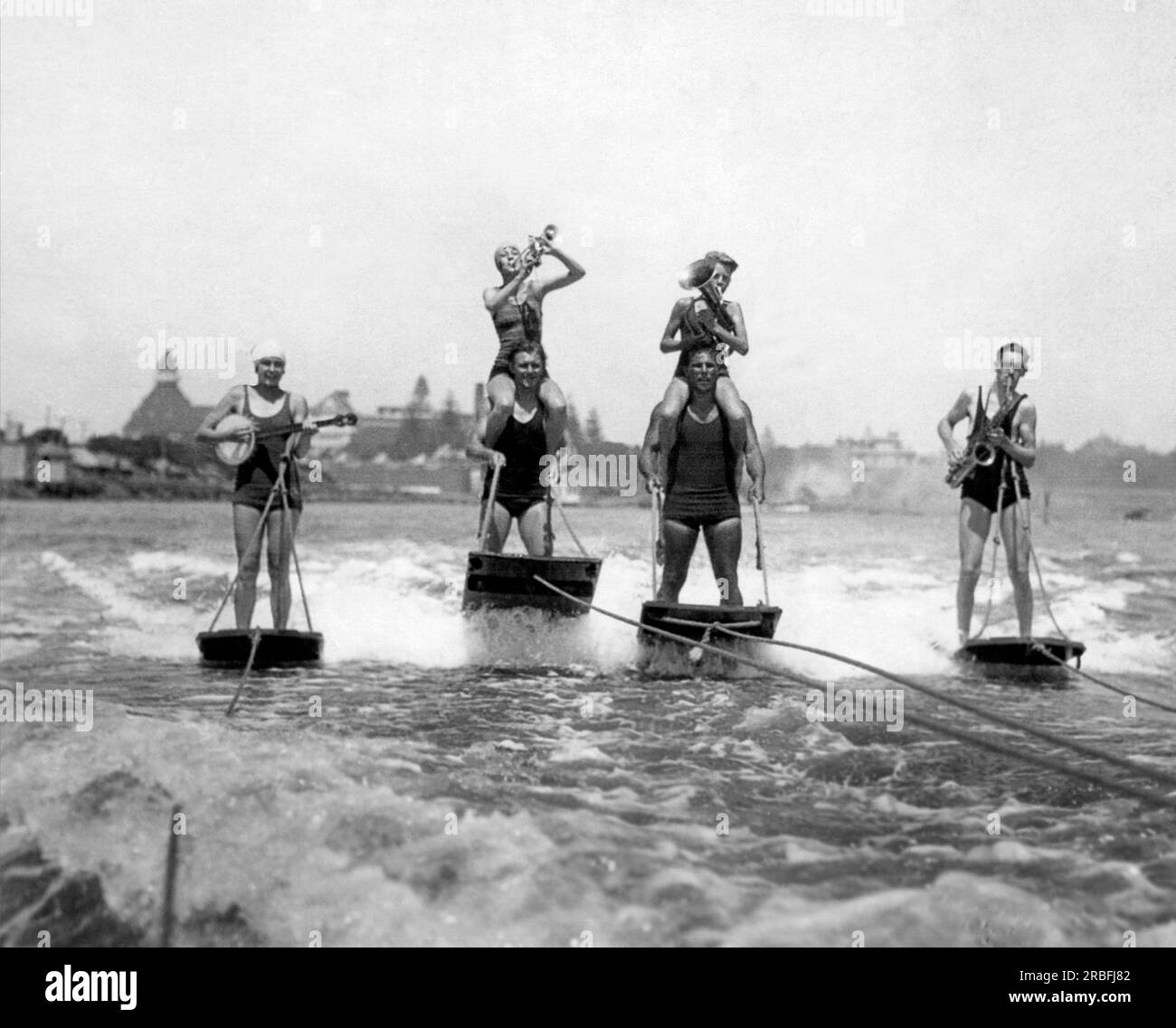 1920s men in suits hi-res stock photography and images - Alamy