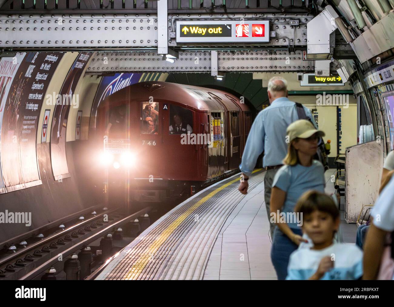 © Jeff Moore A restored 1938 Tube train passes through Russell Square ...