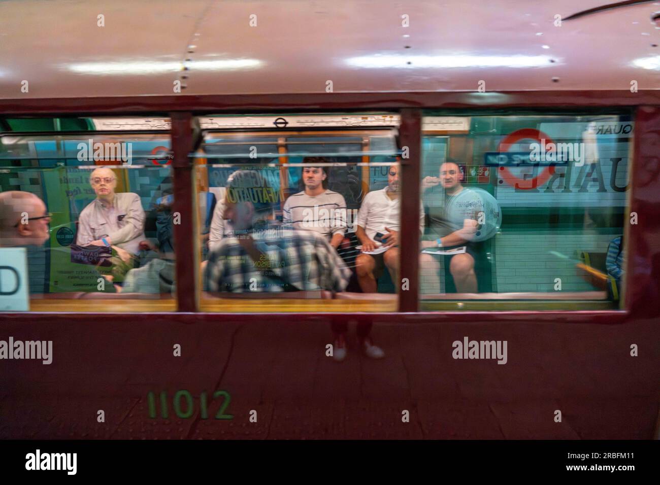 © Jeff Moore A restored 1938 Tube train passes through Russell Square ...