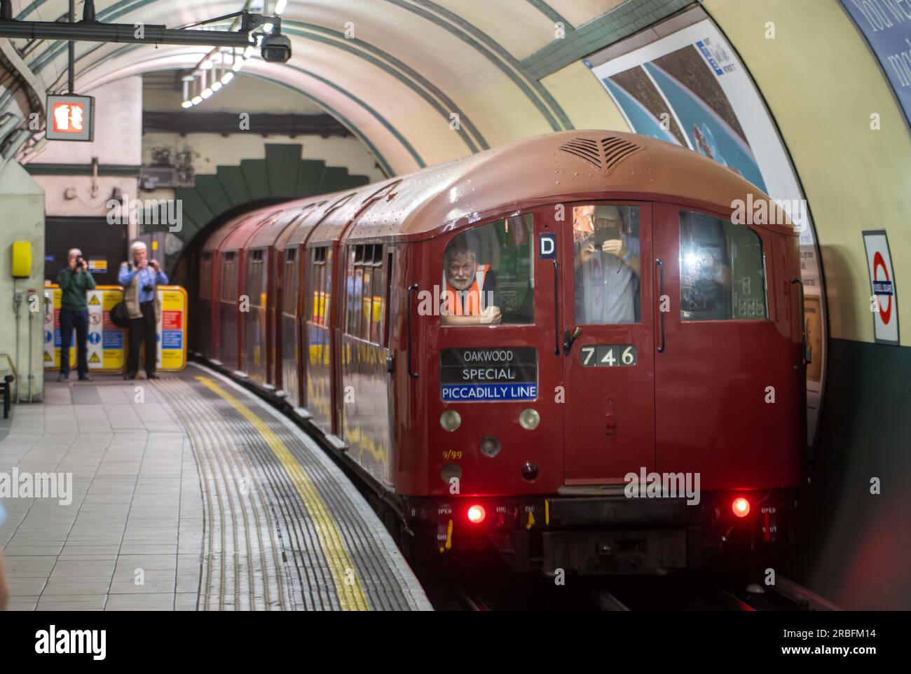 © Jeff Moore A restored 1938 Tube train passes through Russell Square ...