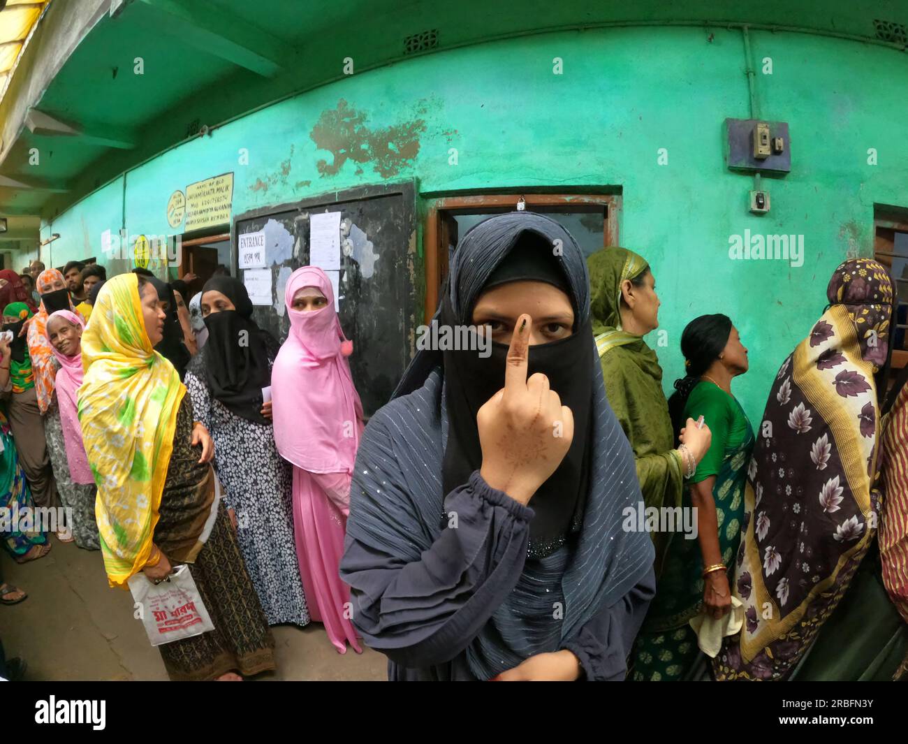 Ink finger voting hi-res stock photography and images - Alamy