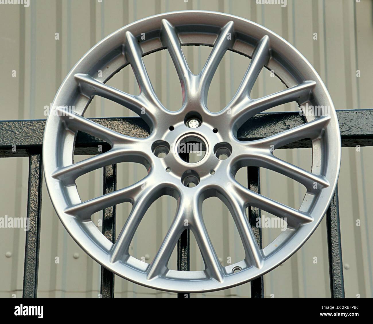 powder coated car wheels Stock Photo - Alamy