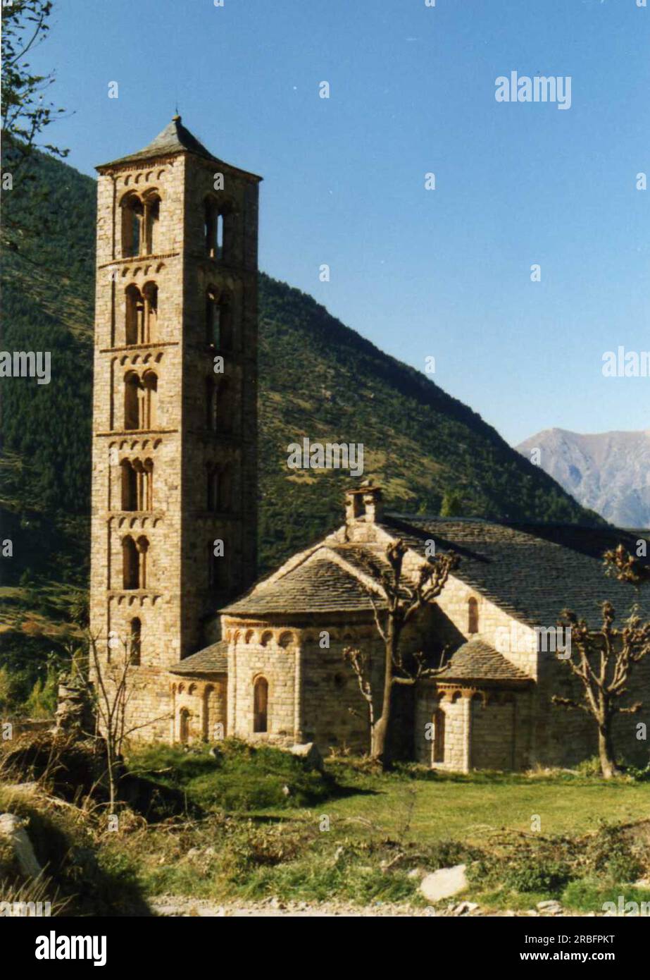 Church of St. Clement of Tahull, Spain 1050 by Romanesque Architecture ...
