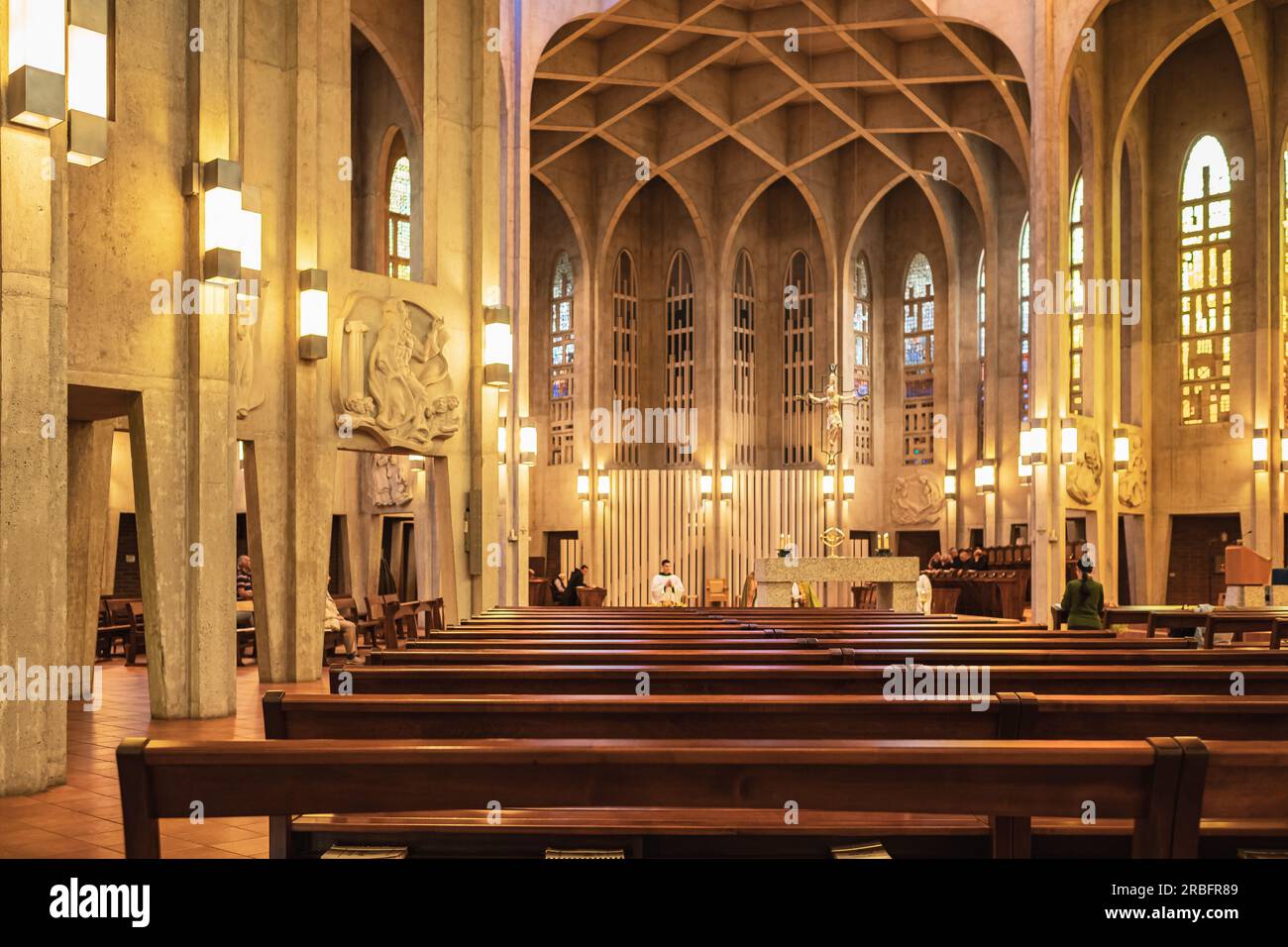 Westminster abbey interior hi-res stock photography and images - Alamy
