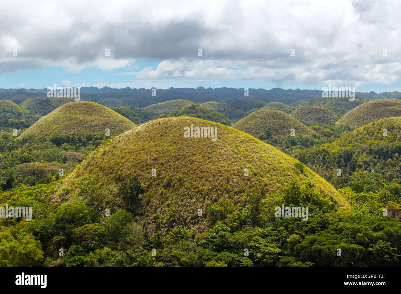 Amazingly shaped chocolate hills hi-res stock photography and images ...