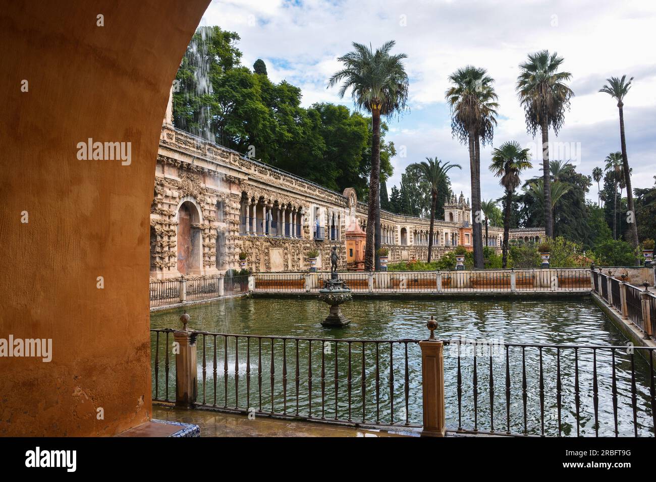 Alcazar of seville arch hi-res stock photography and images - Alamy
