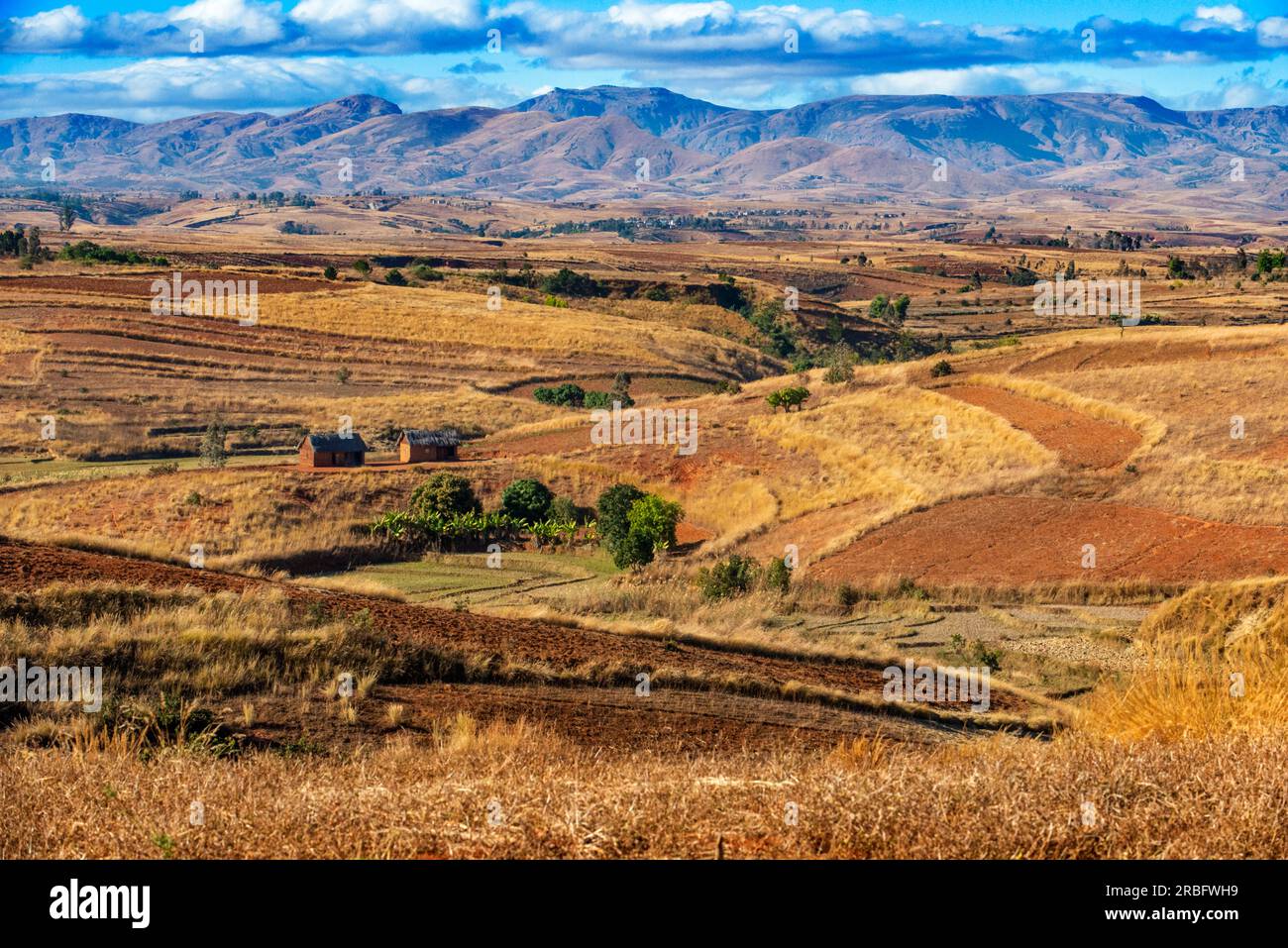 RN34 road between Antsirabe and Mandoto through Betafo and ...
