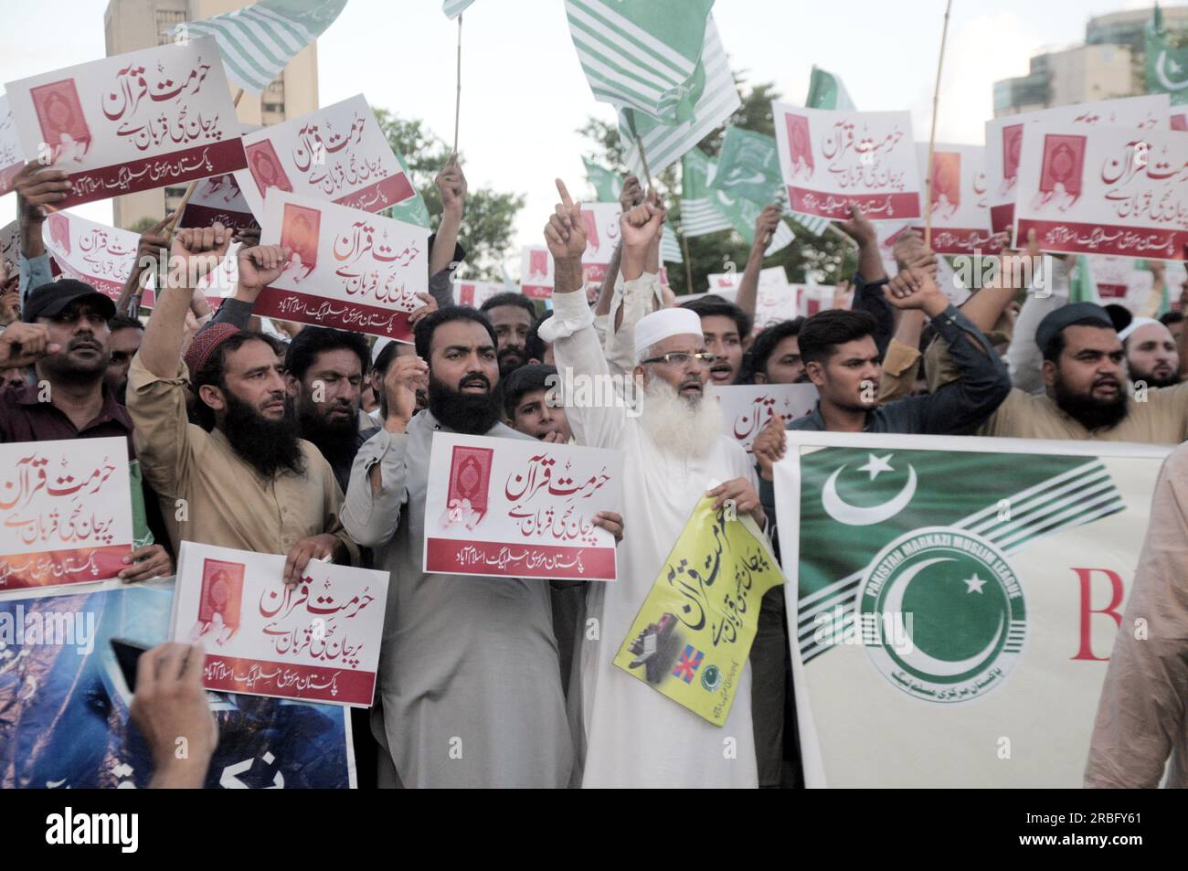 Islamabad, Pakistan. 9th July, 2023. Supporters of Pakistan Markazi ...
